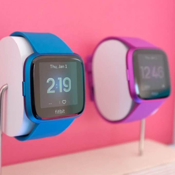 «Умные» фитнес-часы Fitbit | Station.ru